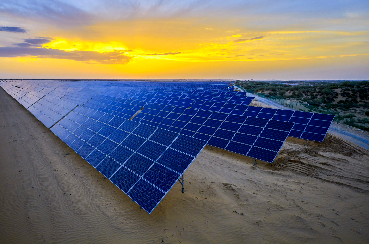 : Intersect Power obtains $2.6B in Financing to build six Solar-Storage ...