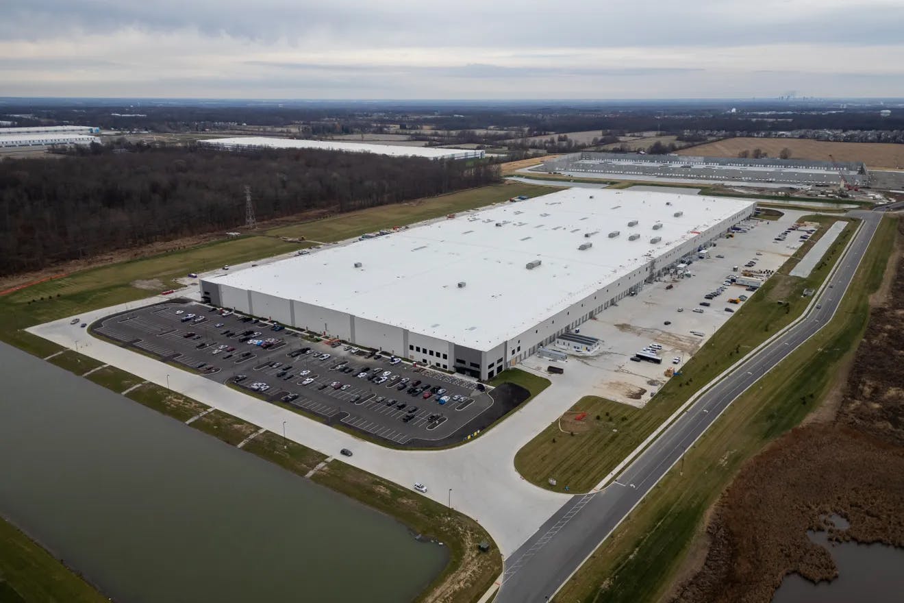 Illuminate USA Begins Operations at Solar Panel Manufacturing Facility ...