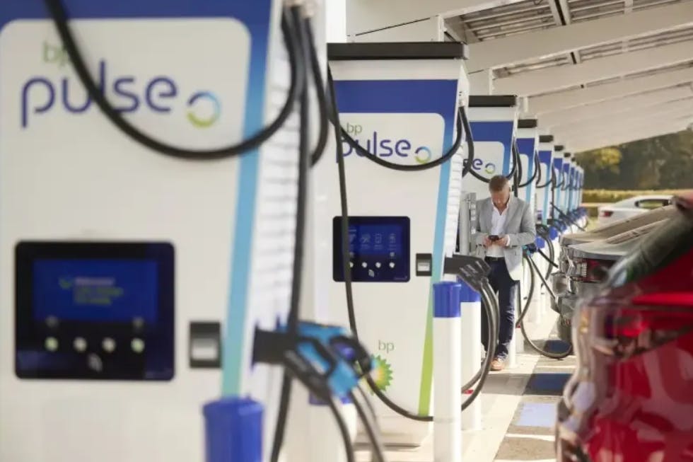 bp pulse Installing Ultra-Fast EV Charging Gigahubs at 75 Simon Premier ...