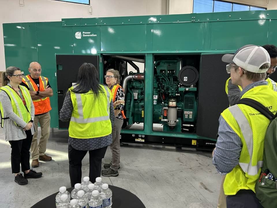 Innovative Power Solutions: Cummins' Space-Saving 17-Liter Engine for ...